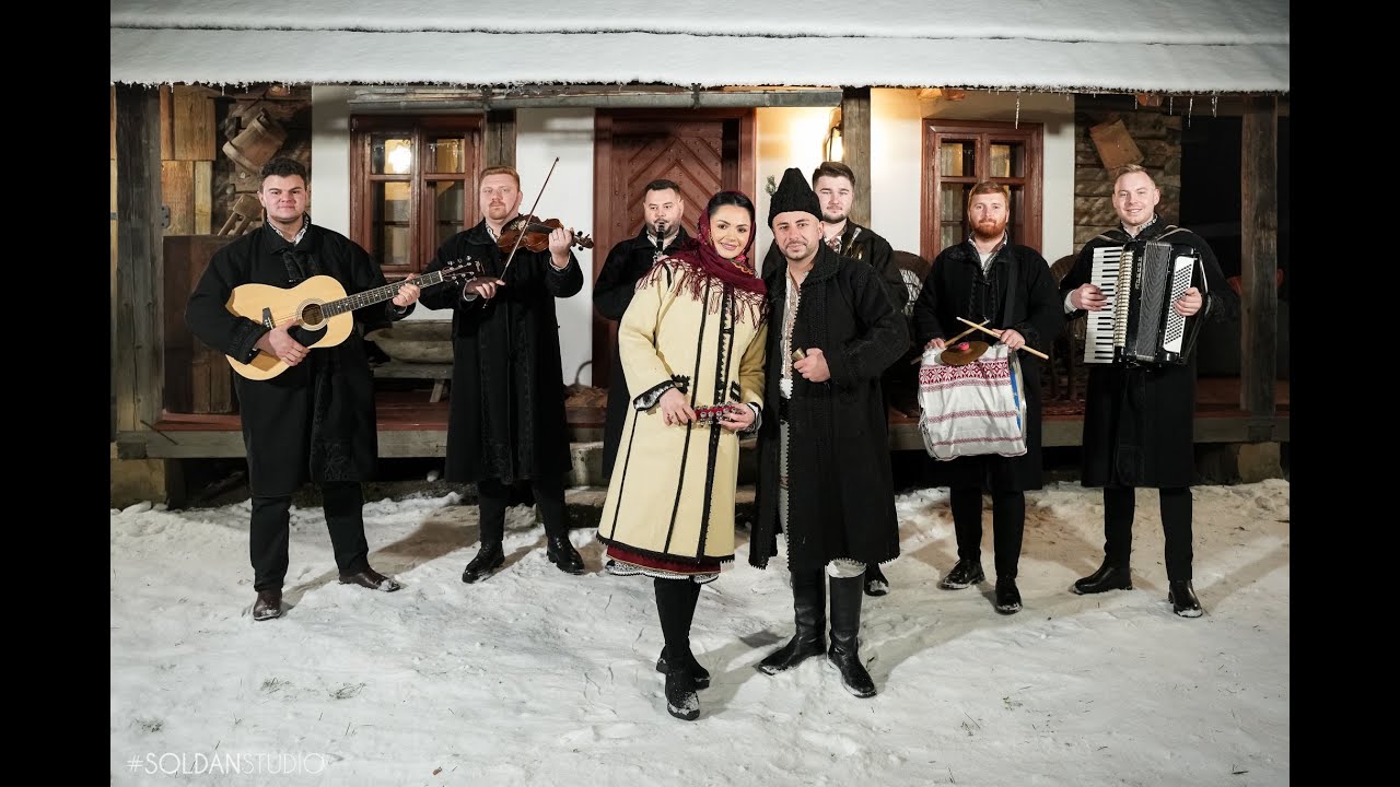 Fratii Iatchiv Band- Colaj Colinde (Cover) - YouTube
