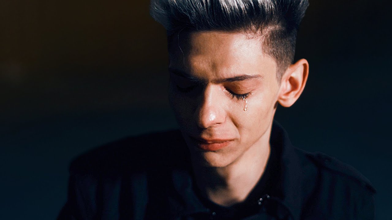 Antonio Pican - Cioburi de iubire 💔 (Official Video) - YouTube