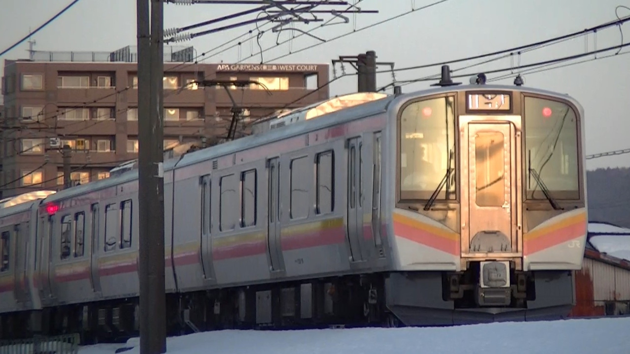 E129系B1+A16編成 信越本線下り453M - YouTube