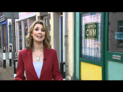 Dan Rhys ar Newyddion S4C - YouTube