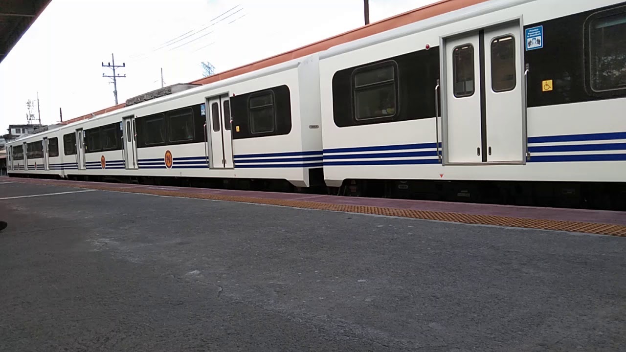 PNR PT INKA DMHU 8100 series TS 2 leaving at Santa Mesa Station - YouTube