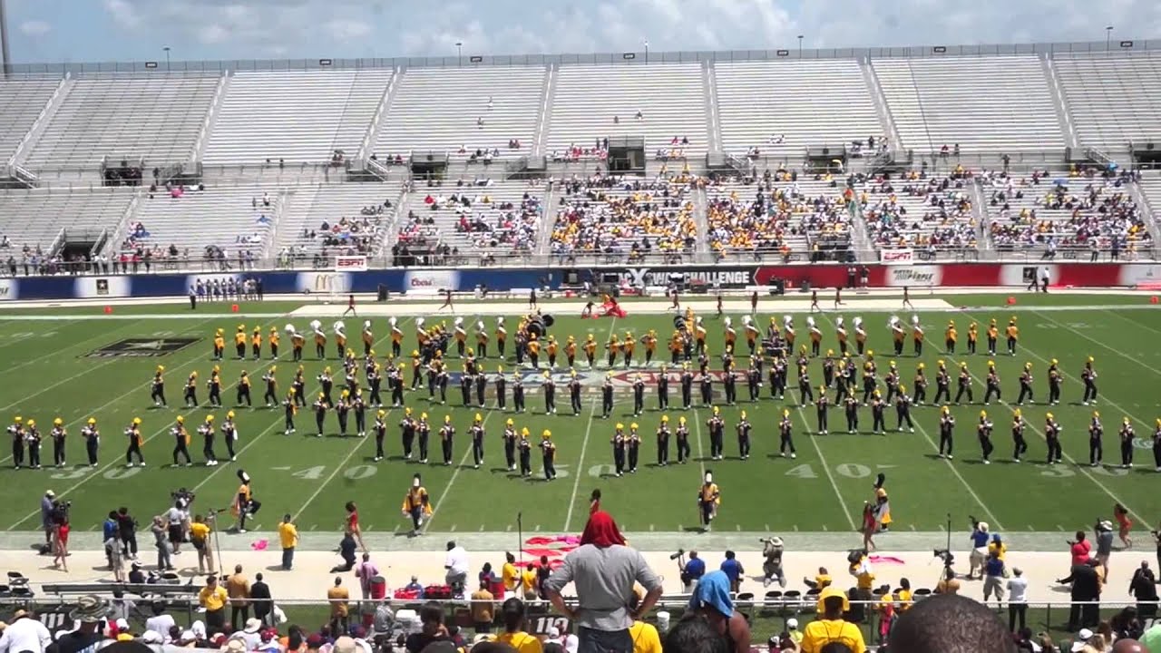 2014 MEAC/SWAC Challenge featuring NCAT's: Blue & Gold Marching Machine ...