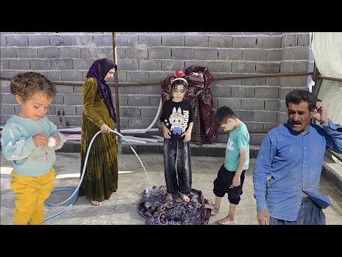 Azadeh's concern for her father, the end of the wall-painting of the house of dreams