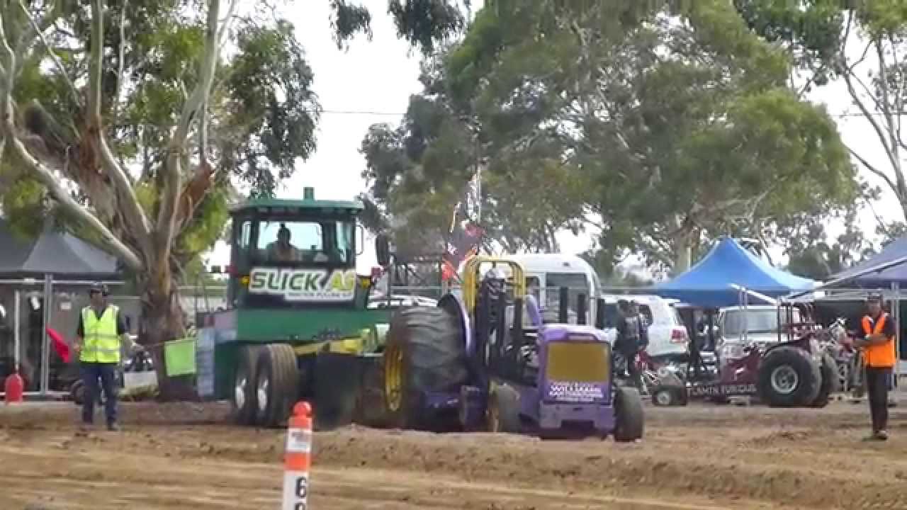 3 x 454 Chev - Plum Crazy - Keith Tractor Pull - 2015 - YouTube