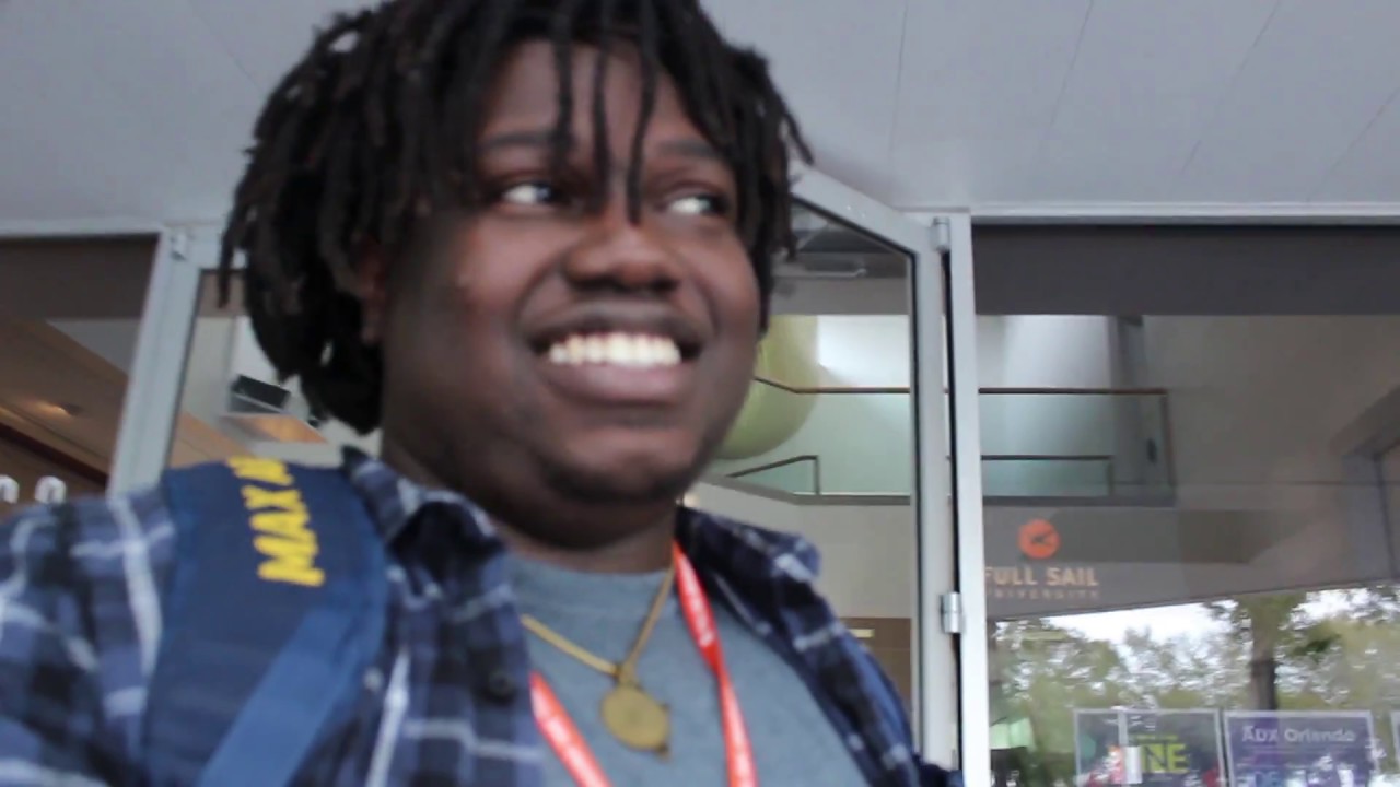 VLOG 27|| AWKWARDLY STARING AT STRANGERS PRANK @ FSU - YouTube