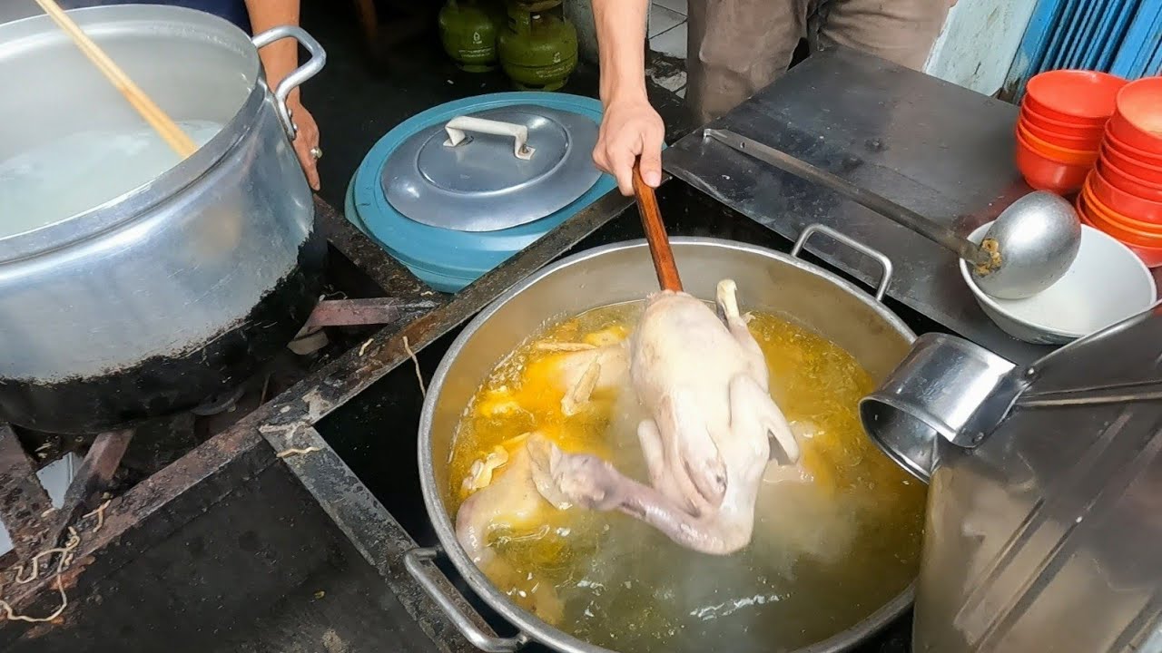 BAKMI AYAM KAMPUNG HAJI AHOK HALAL SEHARI BISA LUDES 50 EKOR & TERAMAI ...