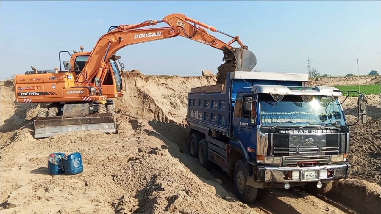 Big Excavator New Doosan DX 140 Loading Fully Mud In Tata Dumper Truck ...