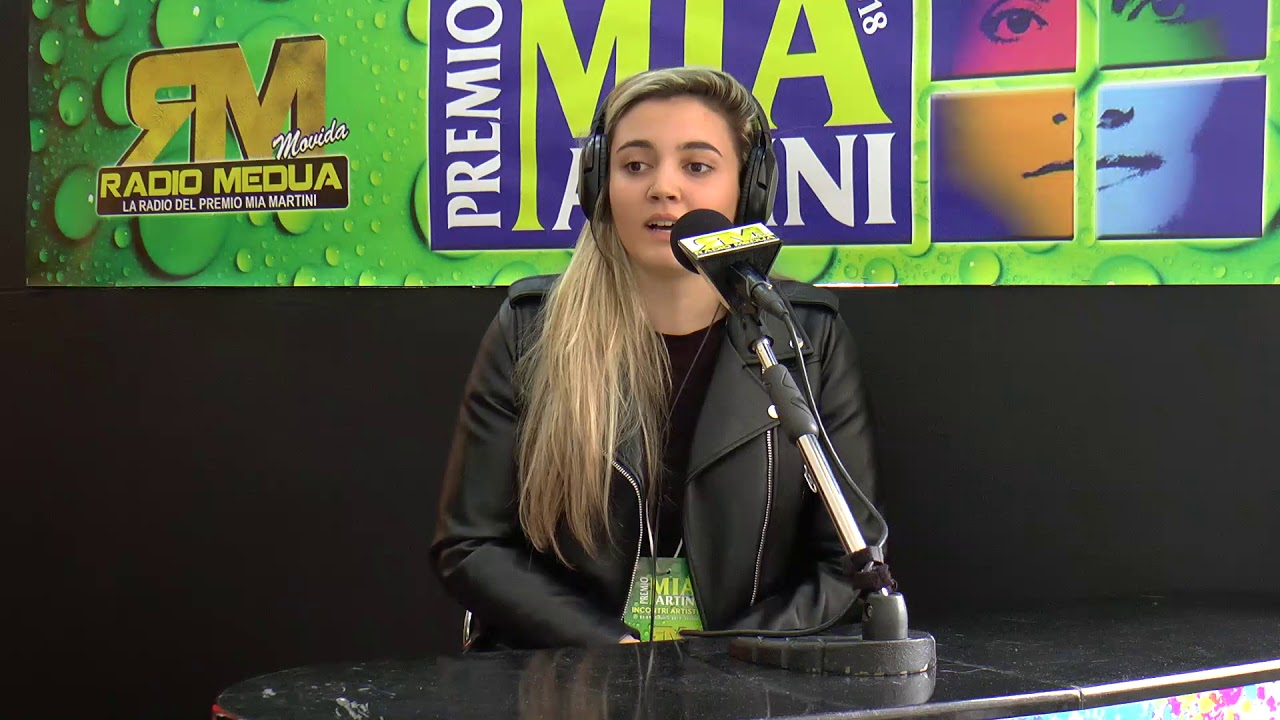 GIULIA FERRARO - intervista su Radio Medua - YouTube