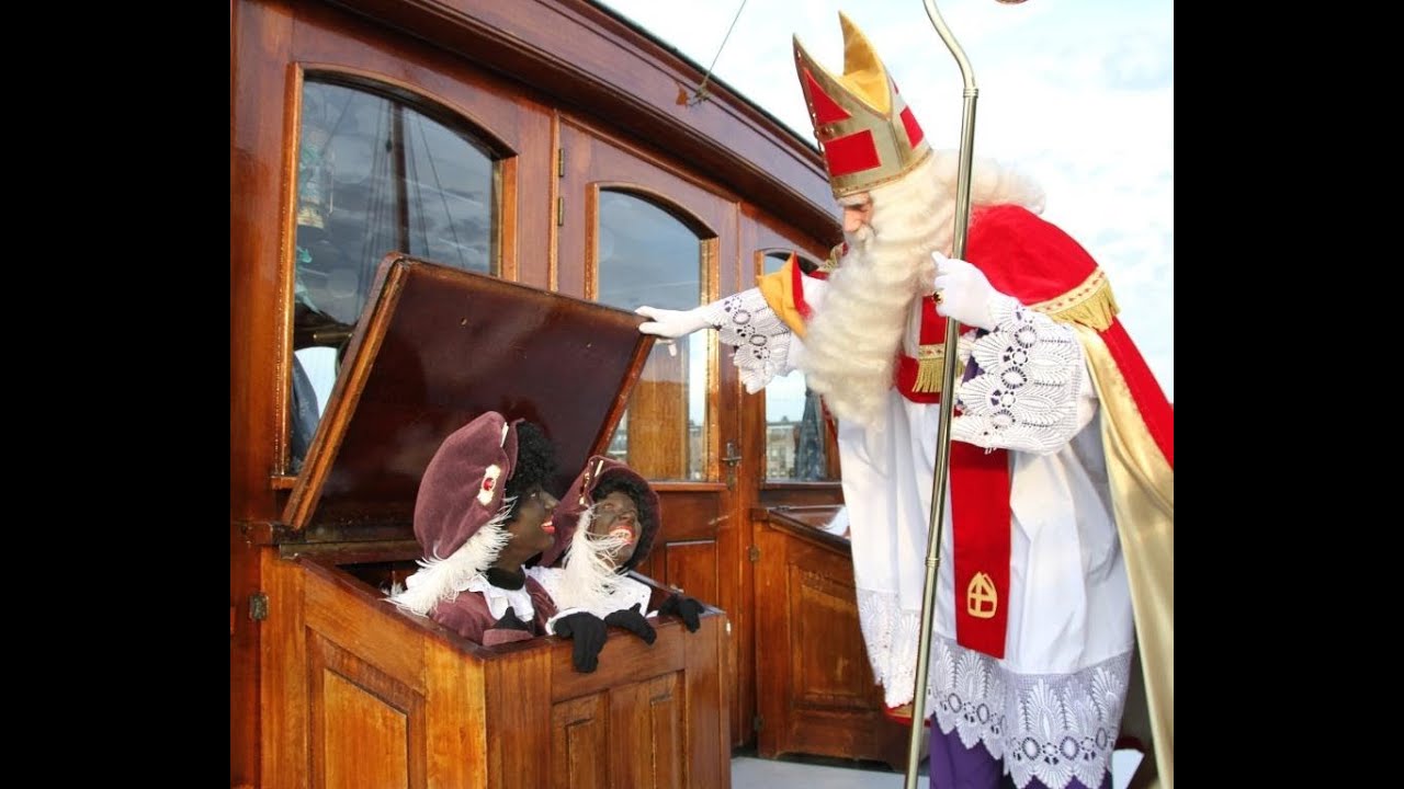 Pakjesboot 13 brengt Sinterklaas naar Haarlem - YouTube