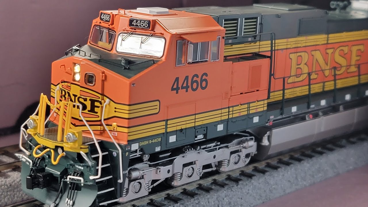 S2 E10: 4466 Delivering Containers Through The Mountains. #train # ...