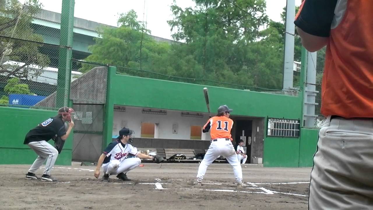 20110703 いたる打撃妨害 - YouTube