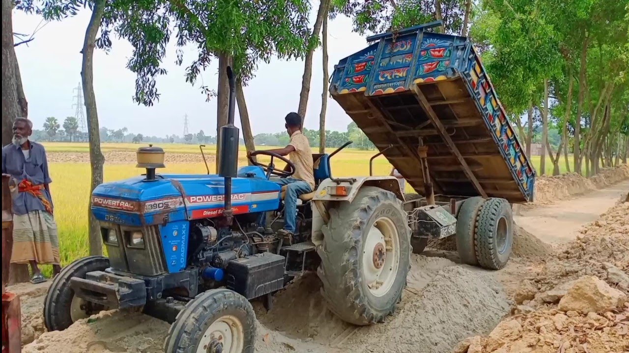 Sand Unloading Digital Facility by Hydrolic Tractor systems | Powertrac ...