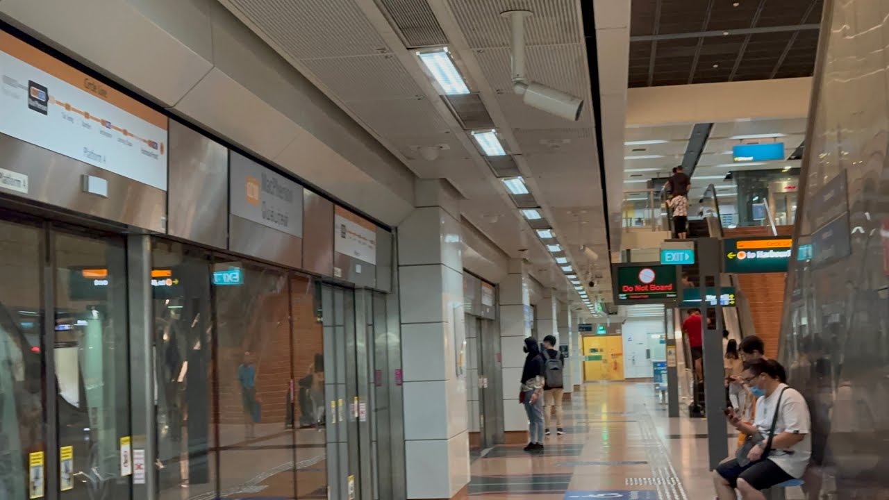 MRTravels: Exiting MacPherson MRT Station via Exit B - YouTube