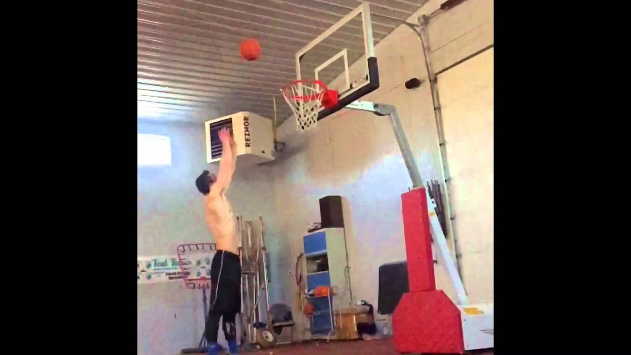 5'11" white dunker - YouTube