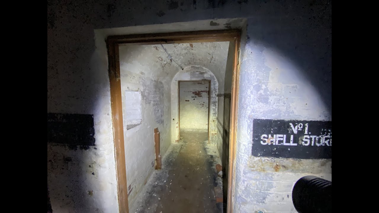 WEST BLOCKHOUSE GUN BATTERY PEMBROKESHIRE - YouTube