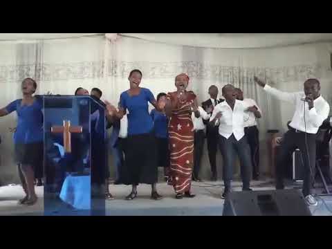 Ushimwe Mana uri Imana.