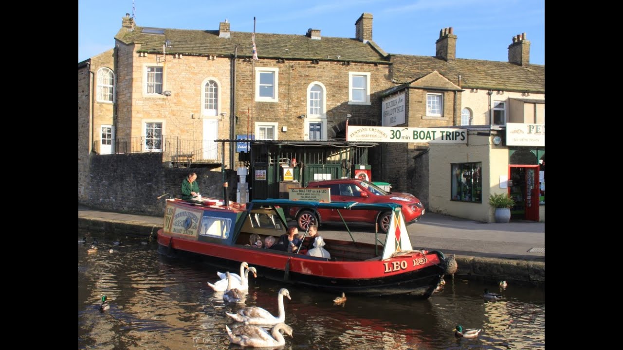 Skipton Boat ride bonding - YouTube