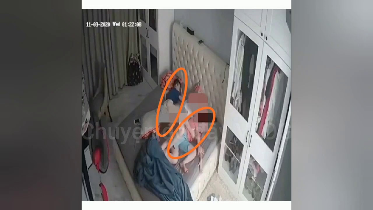 Clip cô gá.i bán khoả thân để các bé đụng chạm vùng nhạy cảm|Người phụ ...