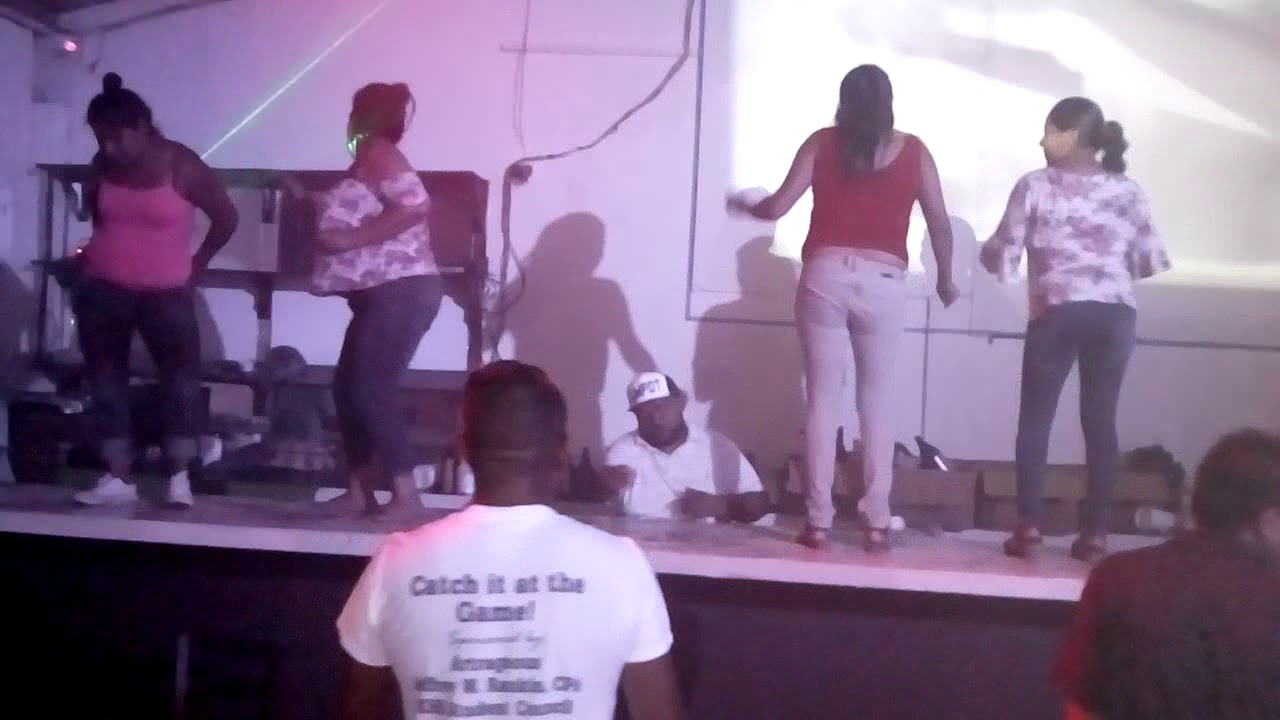 Laura Cóndor Vallenato - YouTube