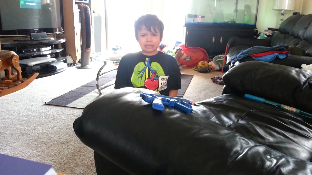 Gio crying because jeans to tight - YouTube