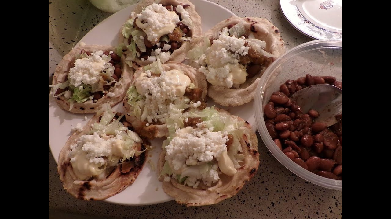 Sopes / Picaditas Mexicanas. - YouTube