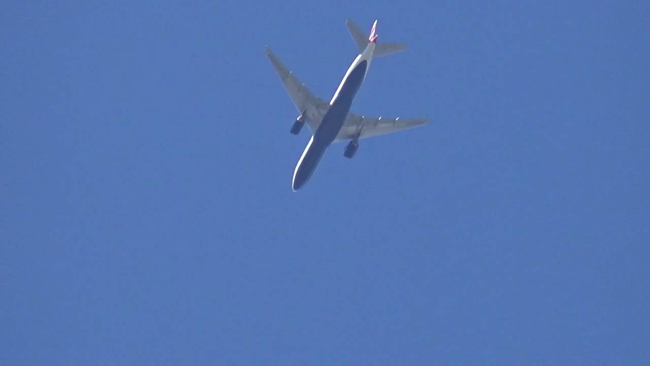 British Airways Boeing 777-236ER G-YMMO BA285 Harmans Water in ...