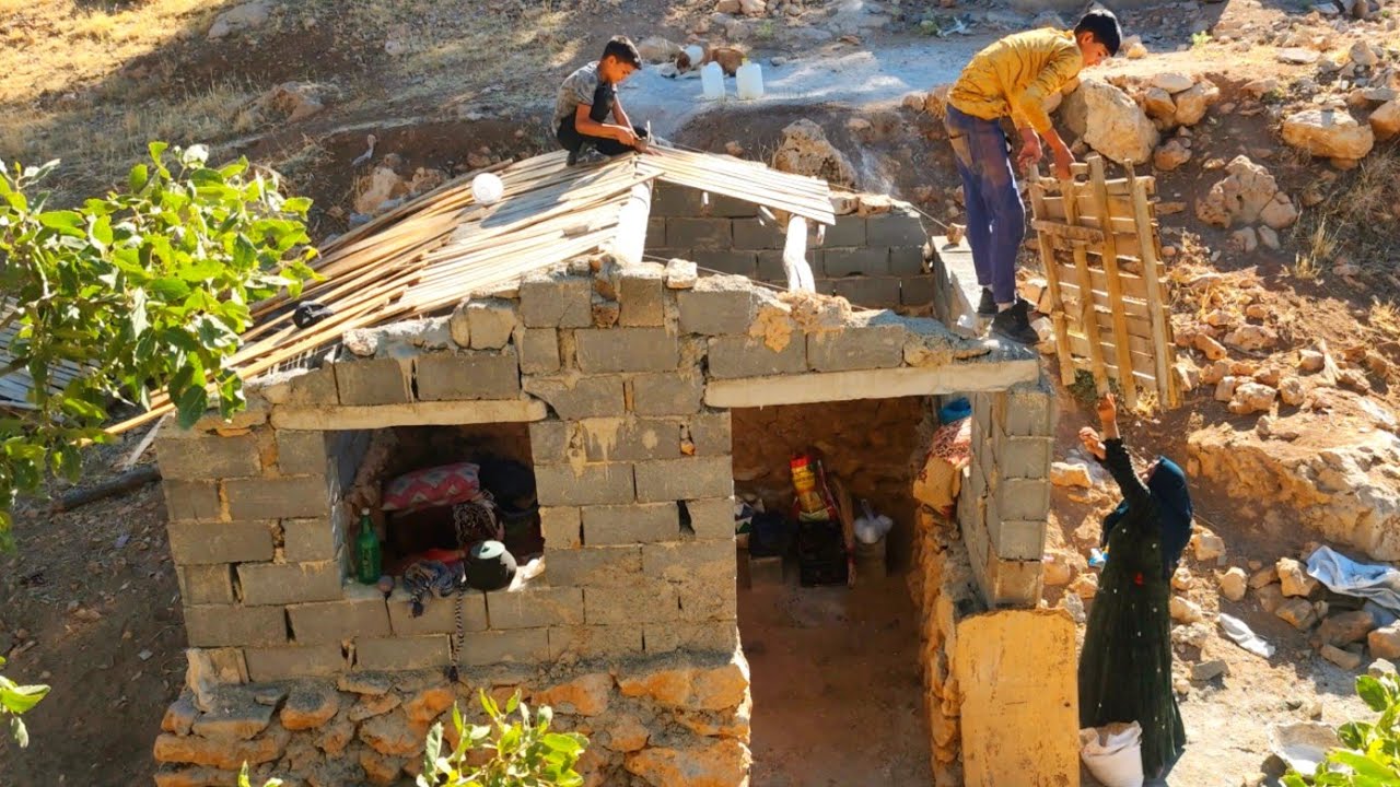 *A House Made of Boards and Effort: The Inspiring Story of the Tayyiba ...