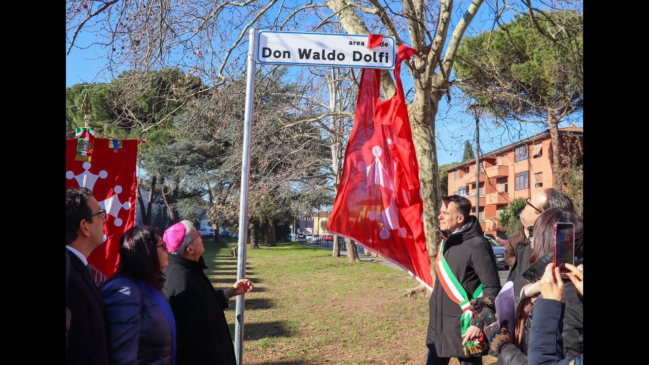 Via del Brennero: intitolata un’area verde a don Waldo Dolfi - YouTube