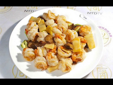 Cantonese Cuisine: Sautéed Shrimp Balls in Oyster Sauce - YouTube