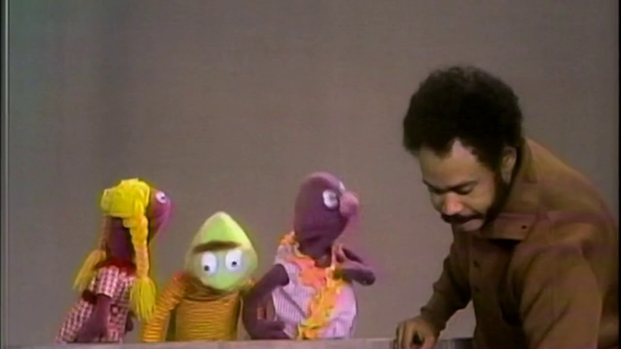 Muppet Songs: Gordon and Anything Muppets - Consider Yourself - YouTube