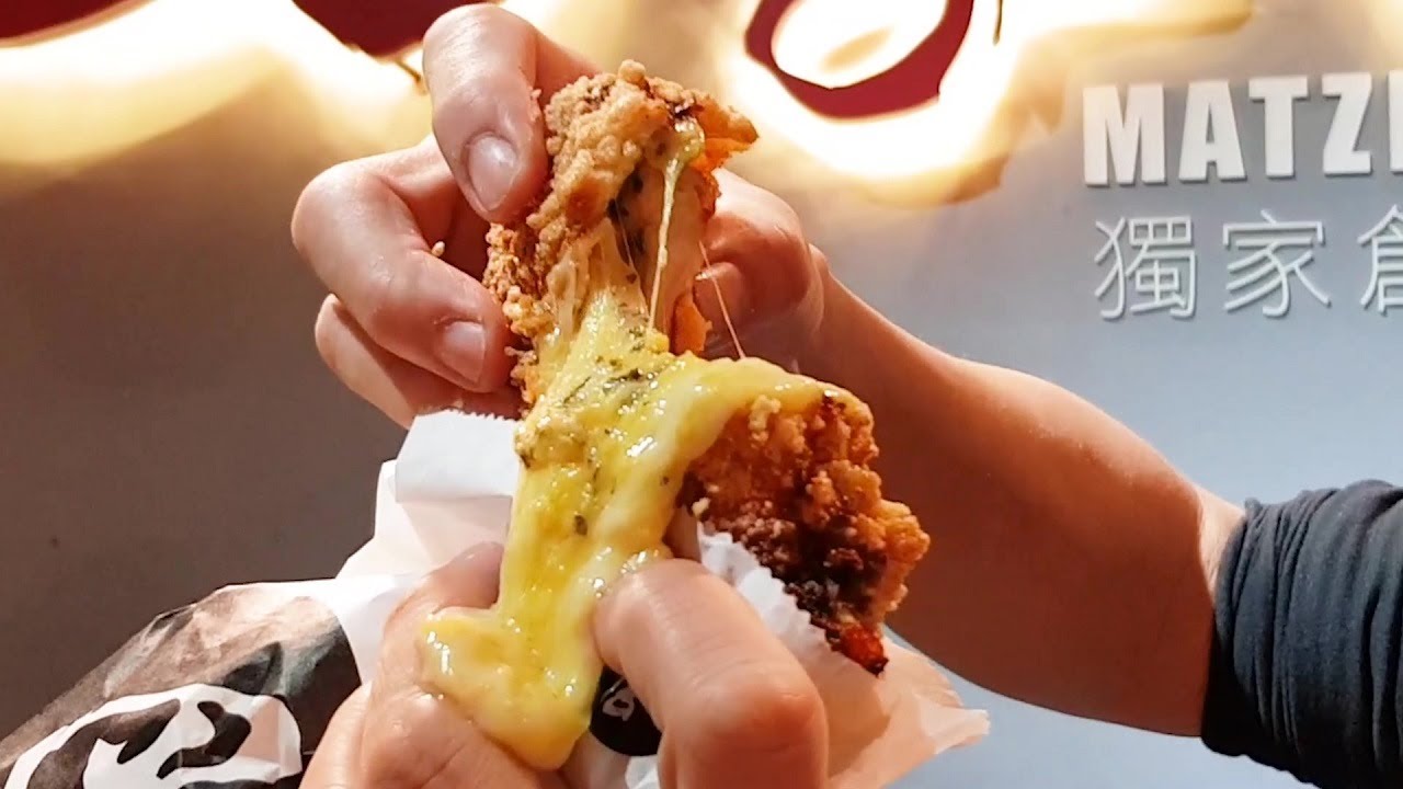 『岩漿雞排+酥炸大魷魚＋罵子蛋』台灣夜市美食/Magma Fried Chicken, Huge Squid , Fried Century ...