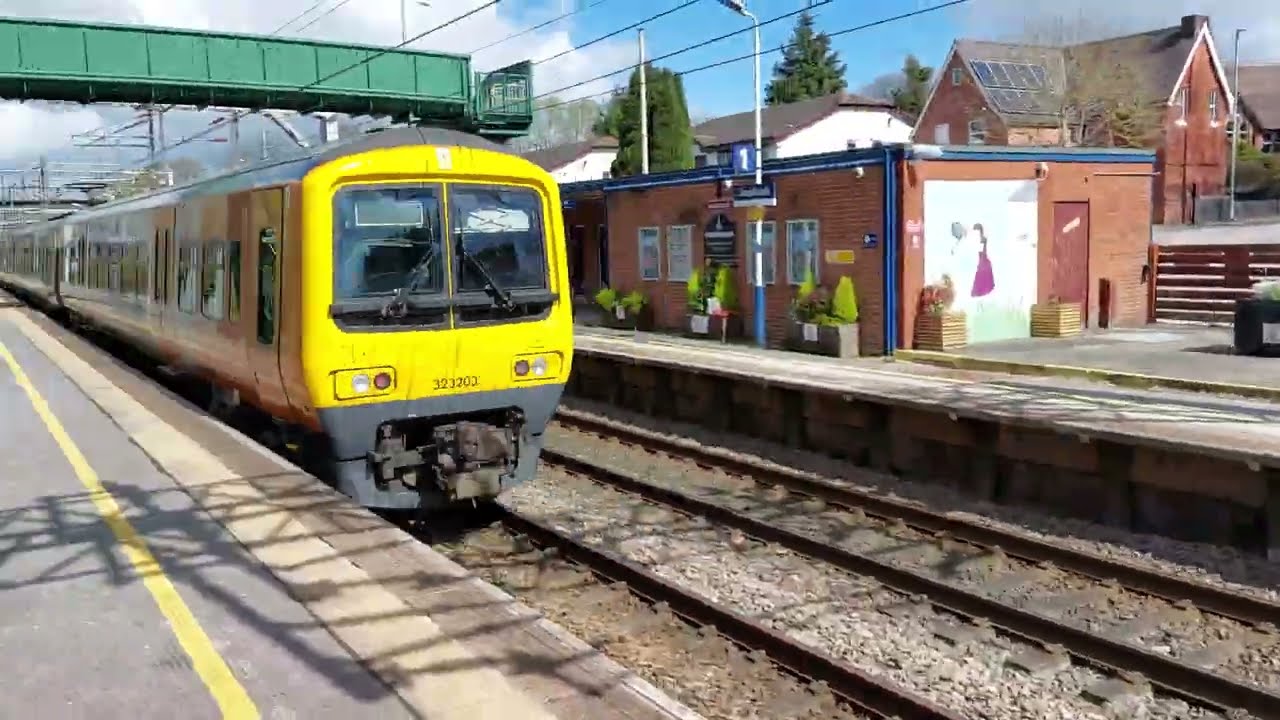 West Midlands Railaay Class 323 at Sandbach - YouTube
