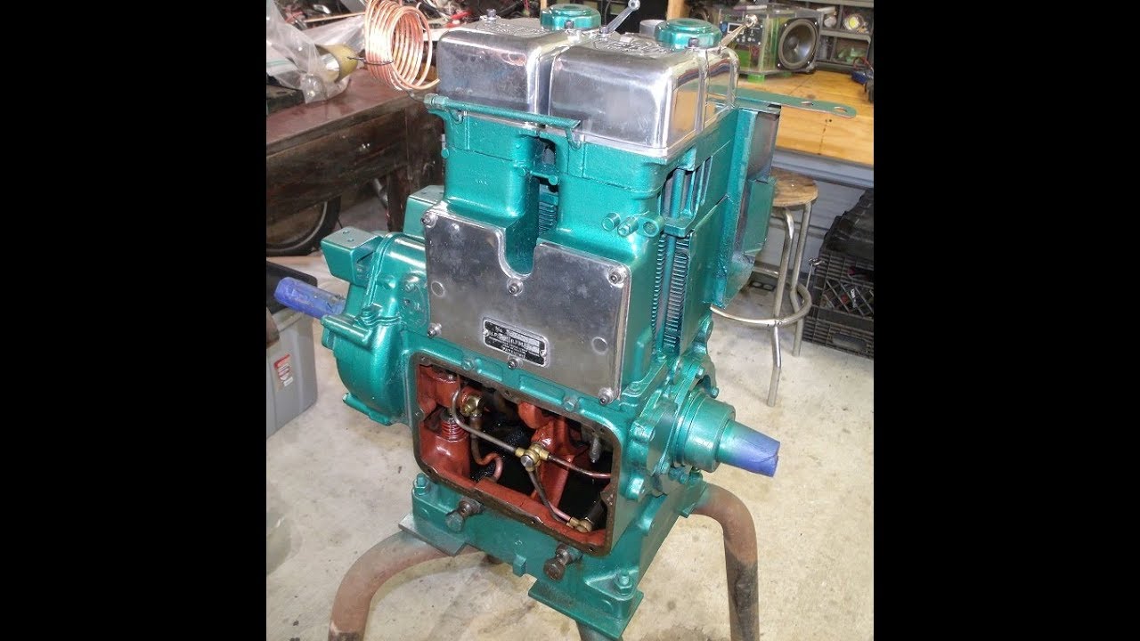 Lister Petter SR2 cleaning painting and polishing - YouTube