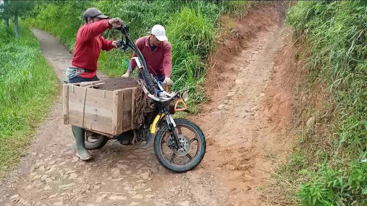 motor keuyeup angkut pasir di jalan turunan tajam sampai gak bisa di ...