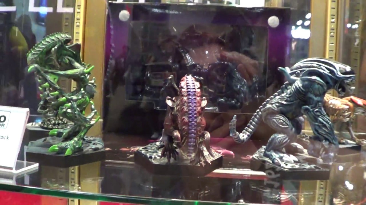 Eaglemoss Alien Retro 2 pack statue at NYCC 2017 - YouTube