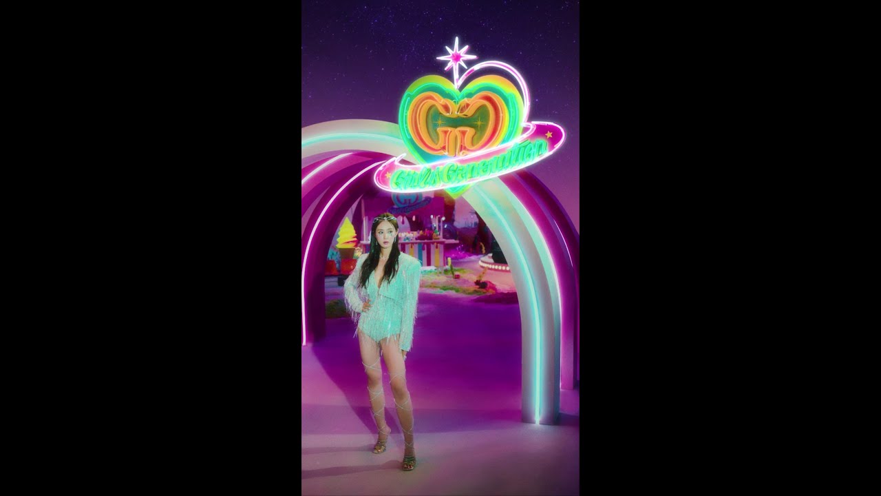Girls' Generation 소녀시대 'FOREVER 1' - COSMIC FESTA #YURI - YouTube