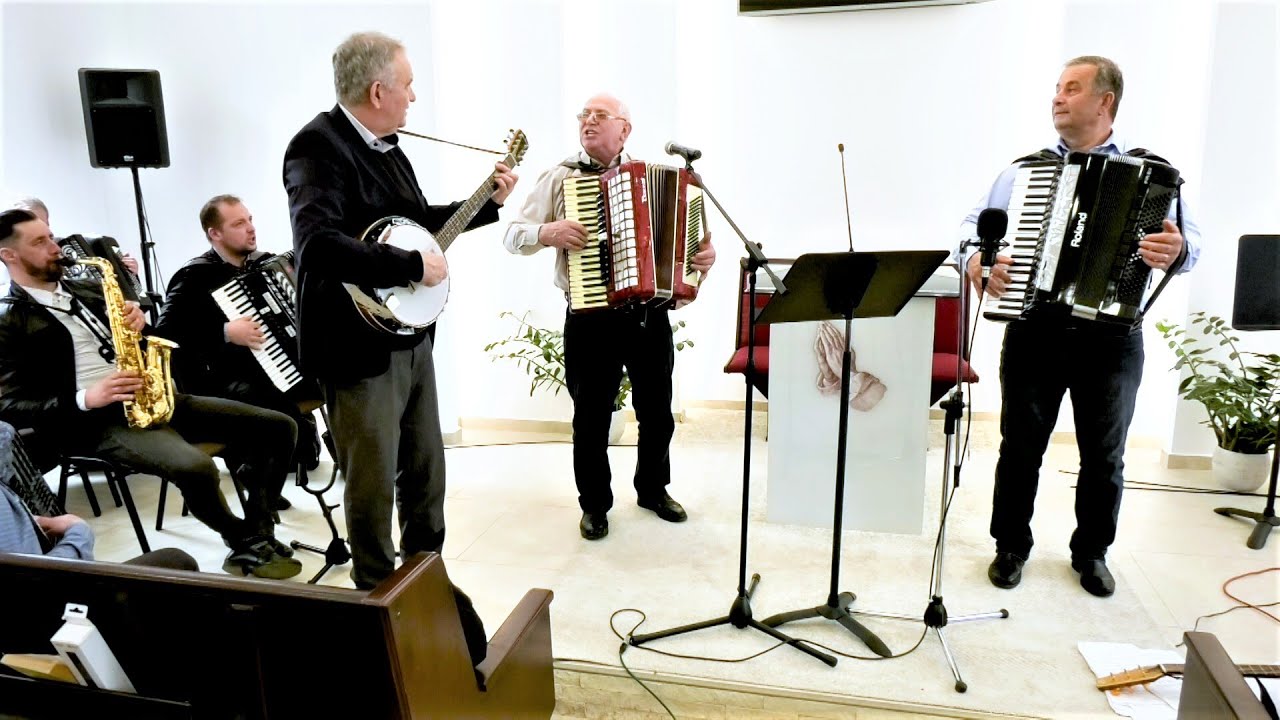 Valentin, Darie și Cipcigan Un grupaj de cântări - YouTube