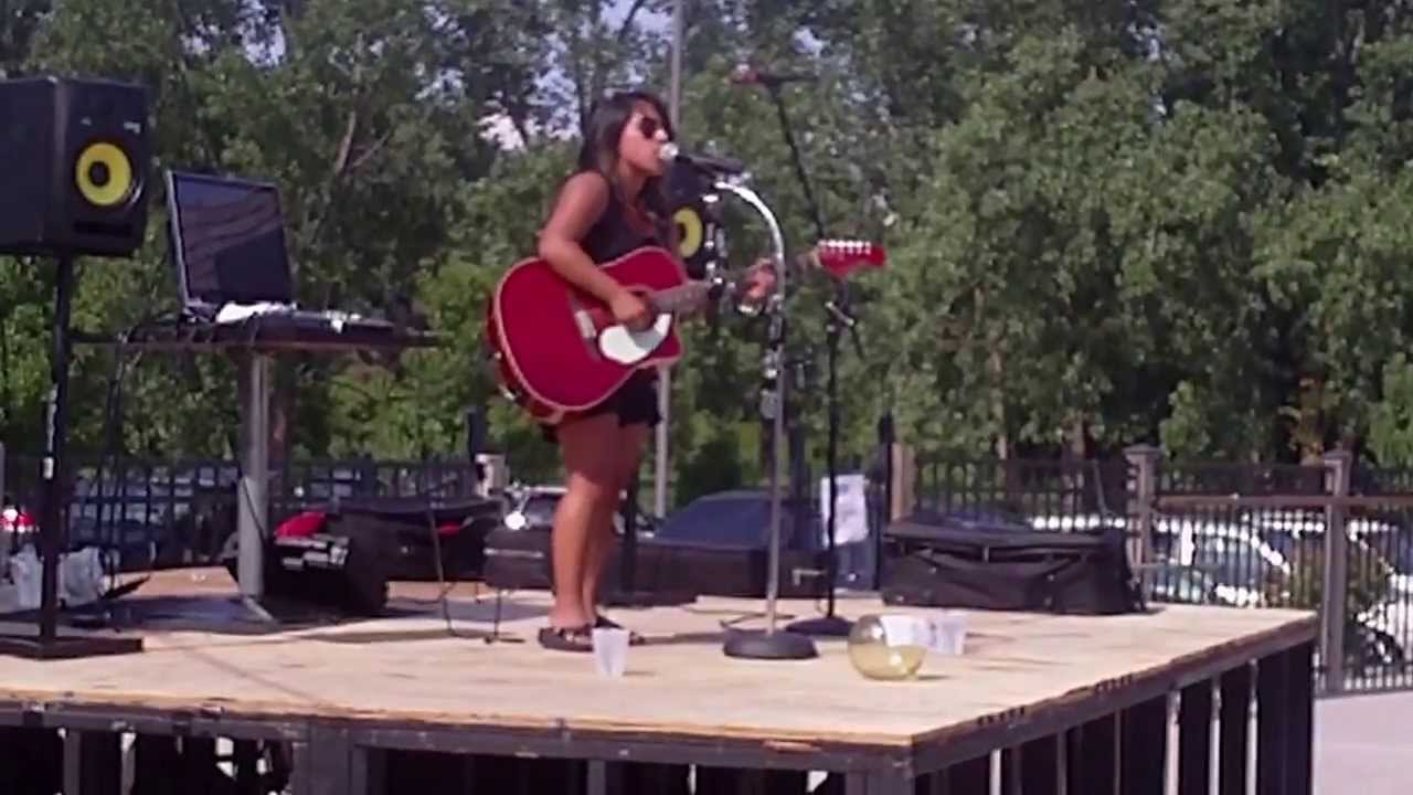 Lisa Kasperek: Gino's Surf: Luna Kai Performance Part1 - YouTube