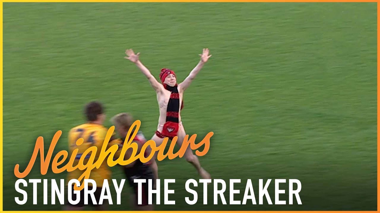 Stingray The Streaker | Neighbours - YouTube