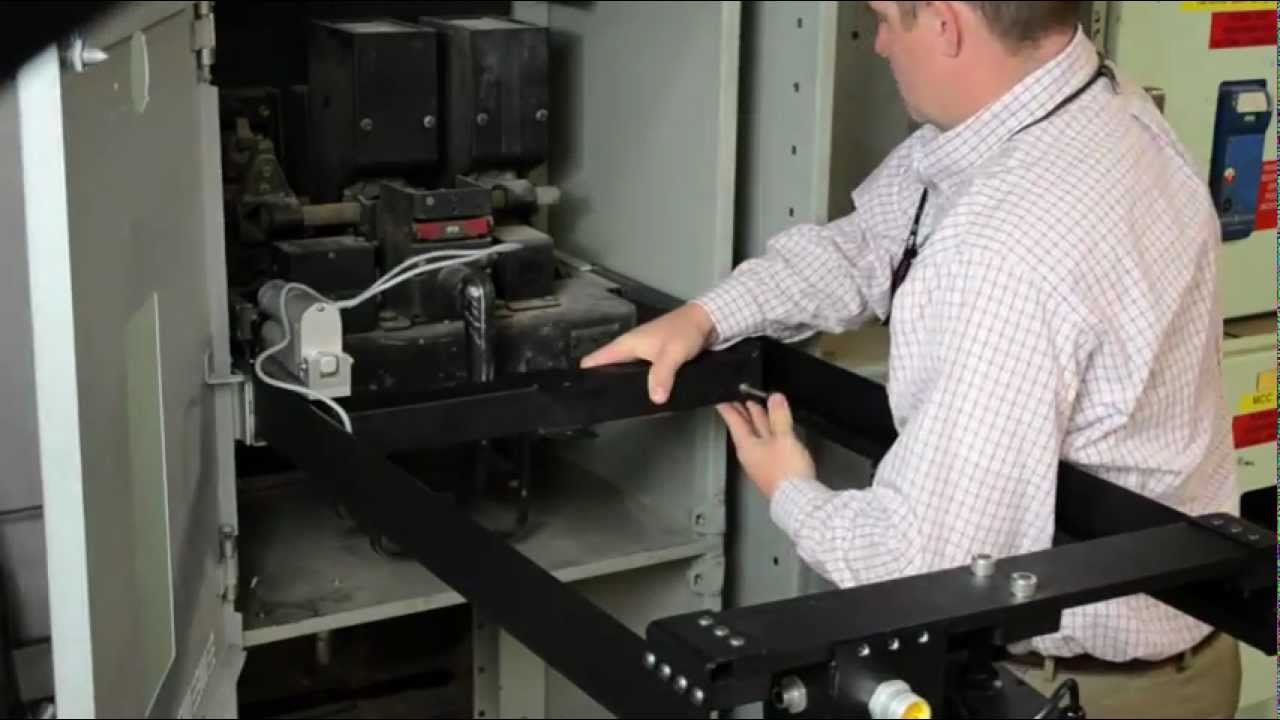 inoLECT Remote Racking device - Westinghouse DB-50 - YouTube
