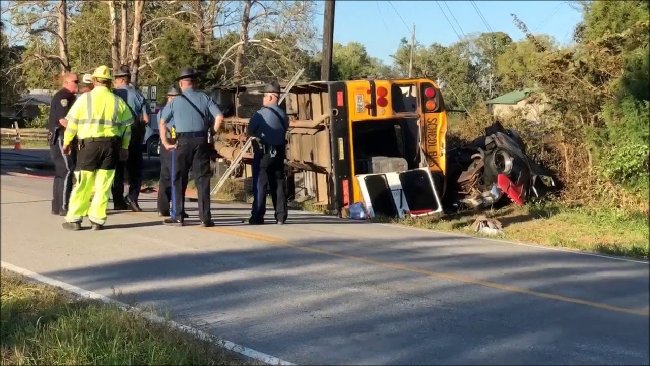 Neosho School Bus and Vehicle Wreck, H And HH Intersection 10-3-2018 ...