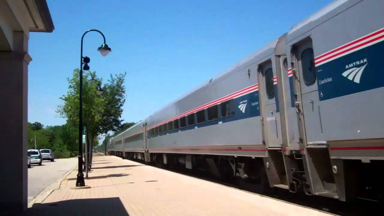 Amtrak 90221 at Lake Forest, IL - YouTube