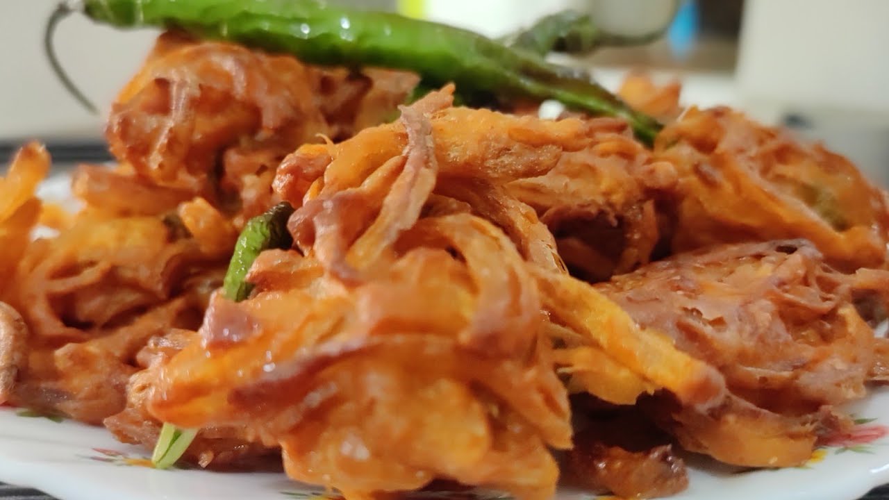 Onion Pakoda | Kanda Bhaji Street food | कांदाभजी | Simple Onion Pakoda ...