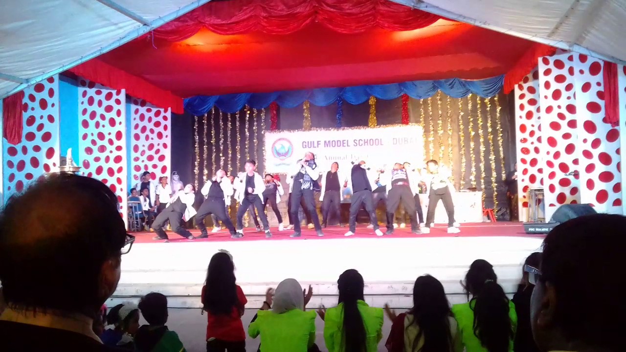 7th standard boys dance in gulf model school 2017 - YouTube