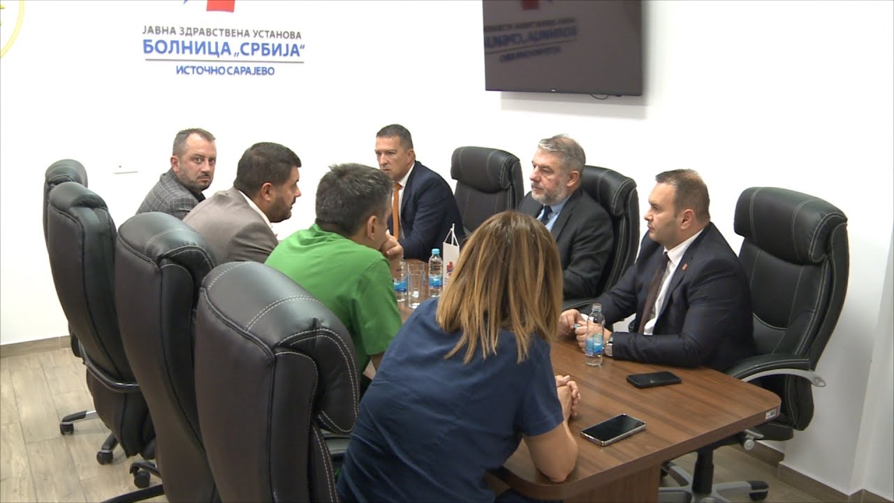 Šeranić i Ćosić sa rukovodstvom Bolnice "Srbija" 24.09.2024. - YouTube