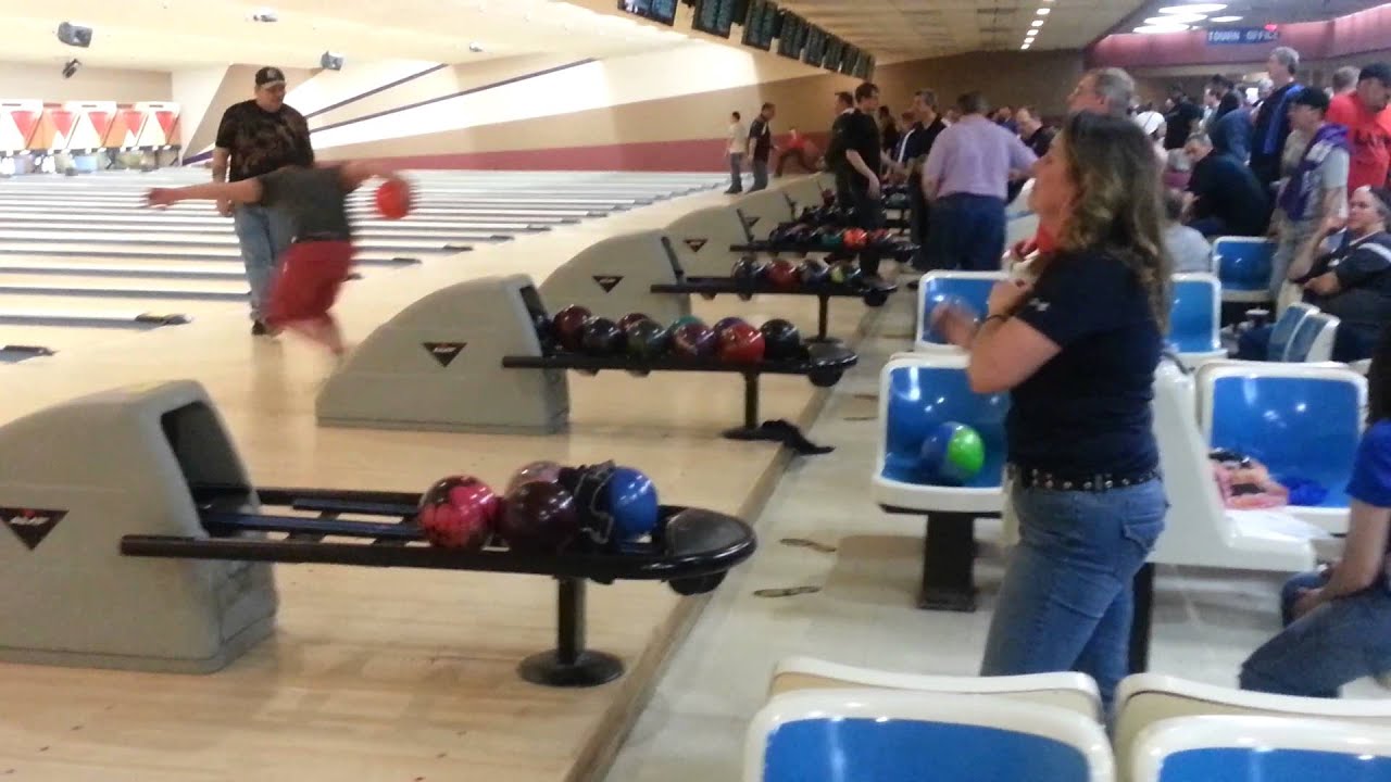 Traci Spanitz Bowling + Crowd Cheering + Air Horn =...NOT A VERY GOOD ...