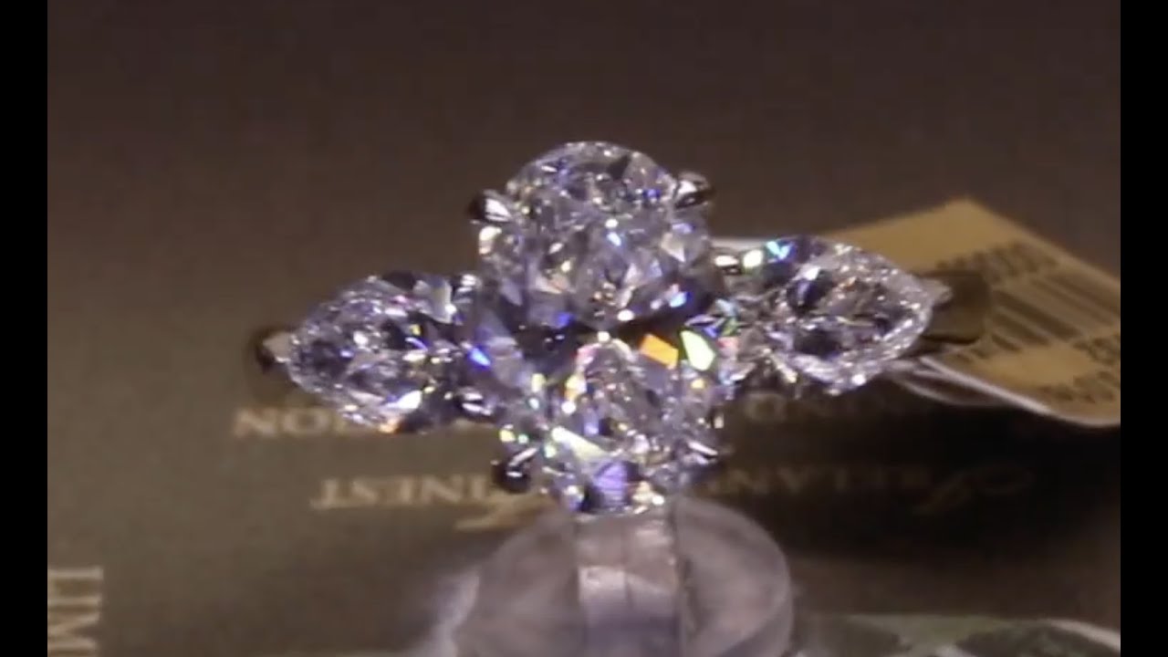 #91877 | T3.19ct/C2.06ct | Oval Centre with Two Pear Side Diamonds | Set in 18ct Yellow Gold ...