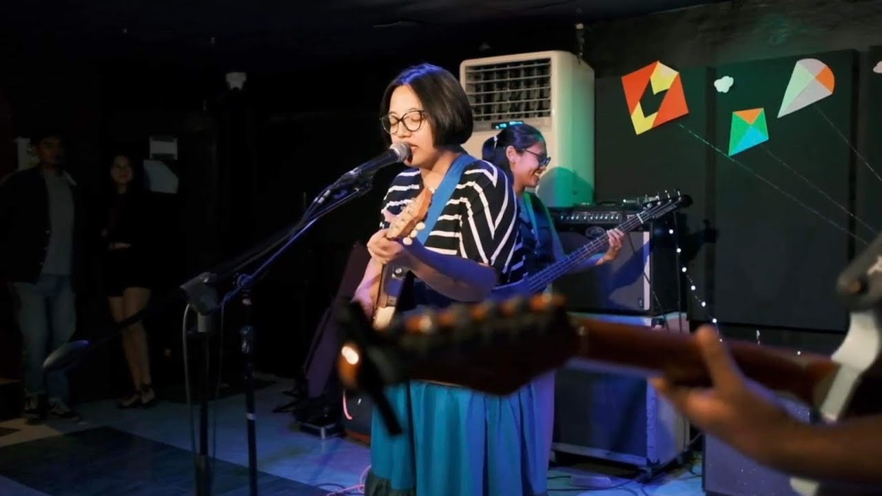 The Purest Blue at Pop Look Listen Vol 2 - YouTube