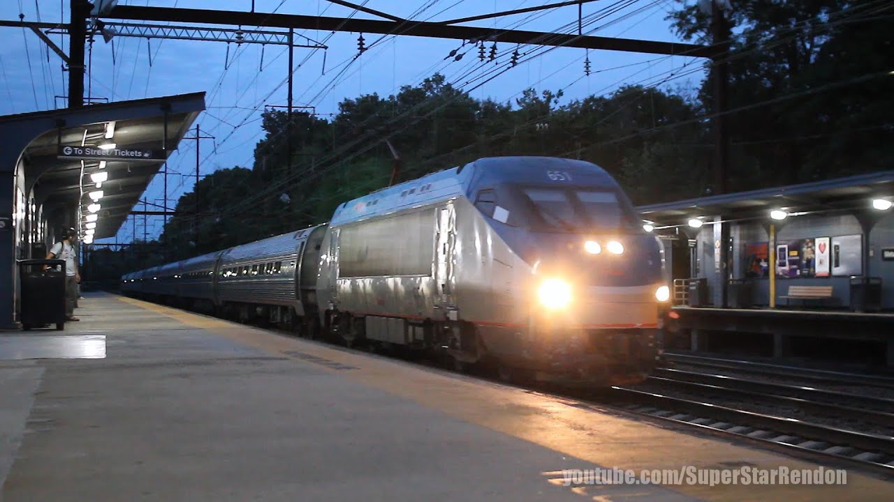 Amtrak Trains at Metuchen Station - YouTube