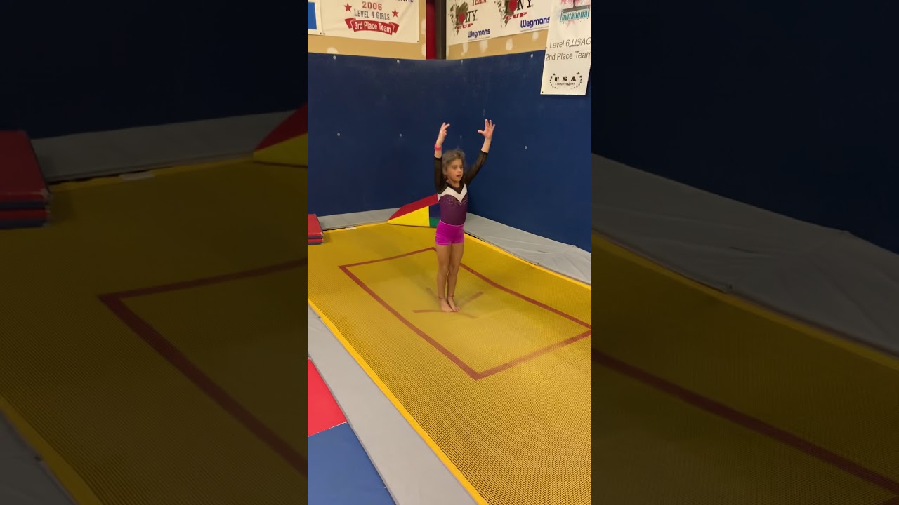 Kinder -trampoline pencil jumps - YouTube